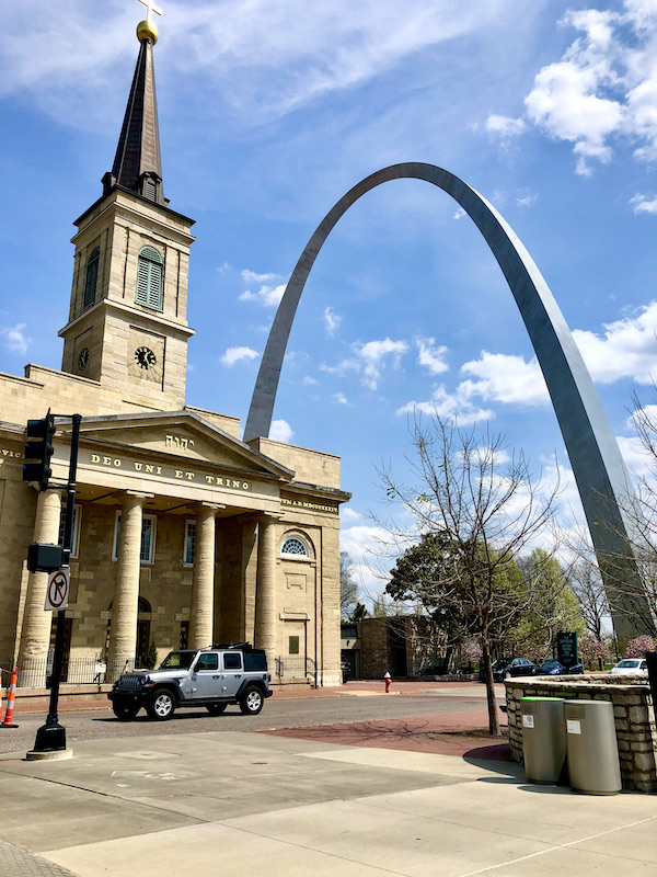 Gateway Arch Saint Louis MO - The Traveling Locavores