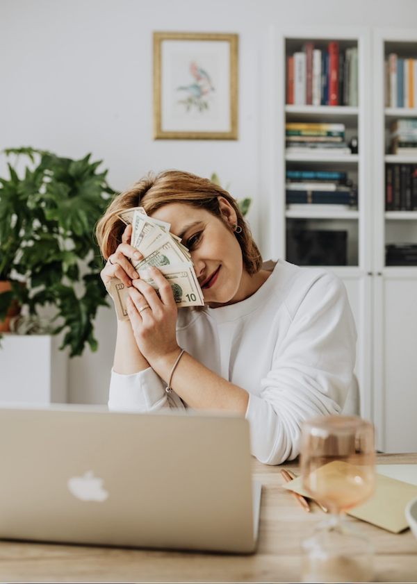 Easy Ways To Make Money While You Travel - The Traveling Locavores